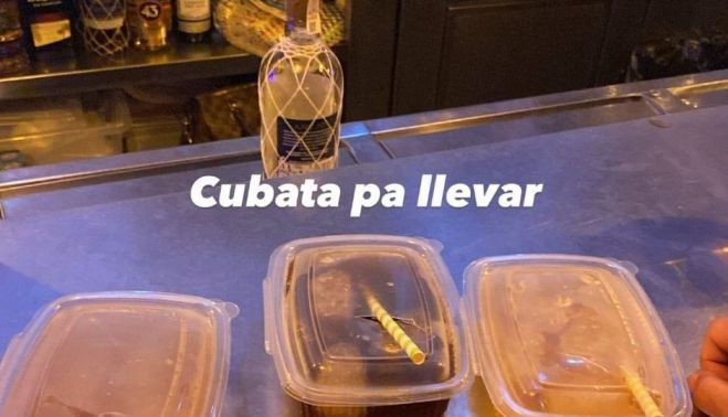 Pide un cubata para llevar y el bar improvisa un recipien...