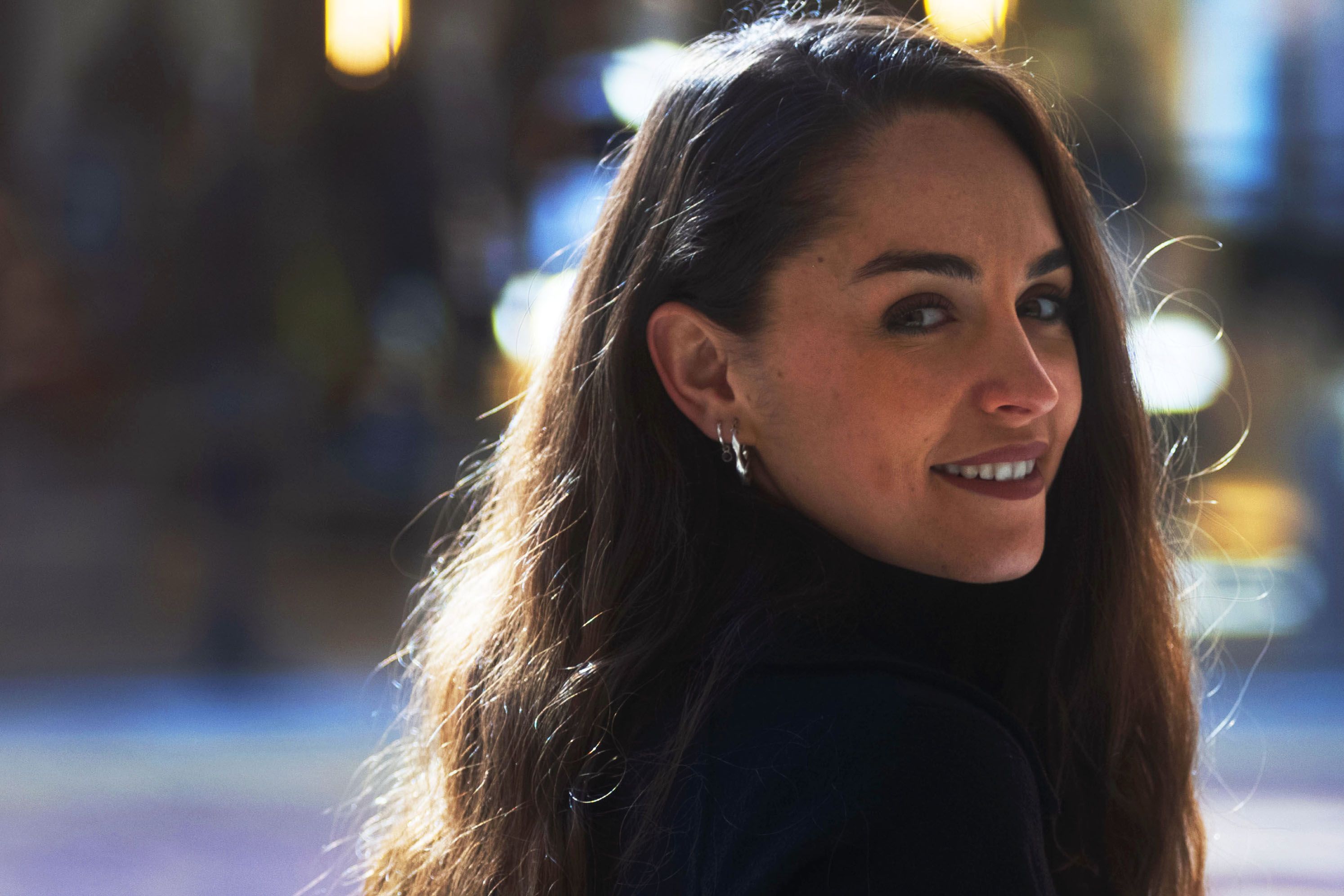 La "luz especial" de Paula Comitre abre al flamenco la Academia de las ...