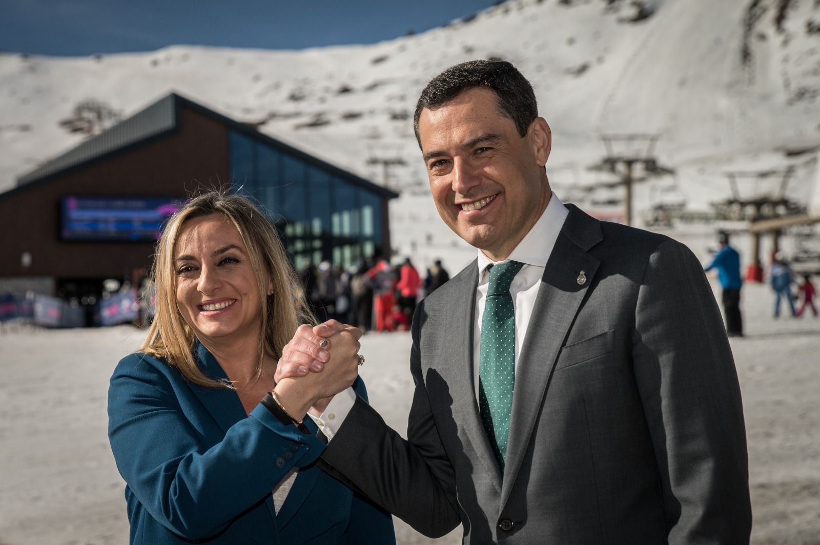 Moreno celebra un 'mitin' con Carazo en su adiós como consejera para ...