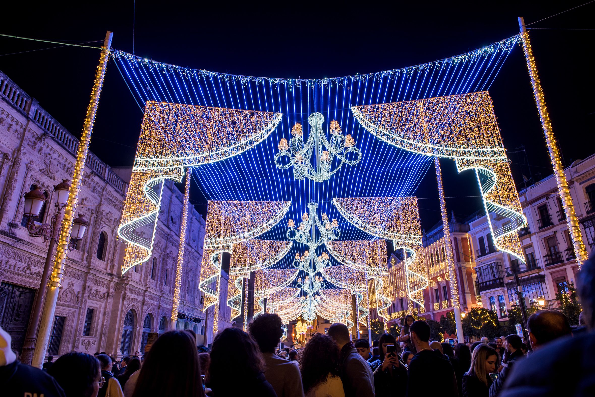 El alumbrado de Navidad en la plaza de San Francisco de Sevilla: el cambio en esta edición