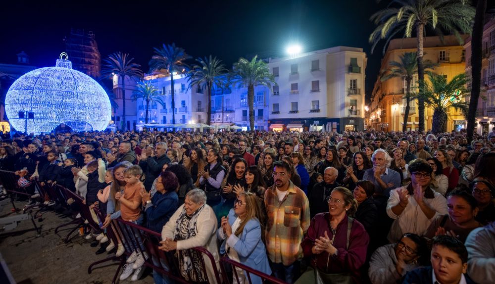 'Vellitos de punta' con este vídeo del encendido del alumbrado en Cádiz ...